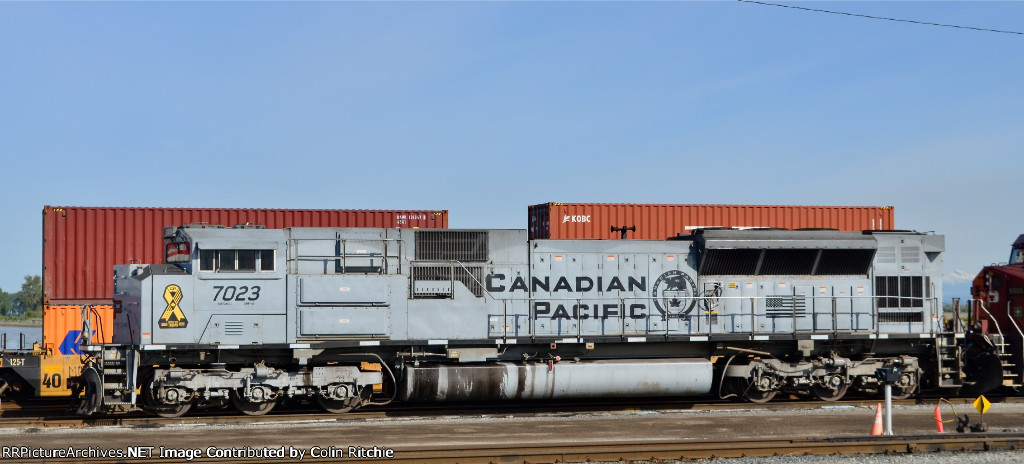 Heritage unit, CP 7023, roster shot in the fuelling spur at Robert's Bank